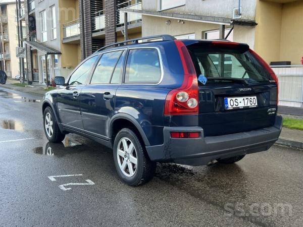 Zils Volvo XC90 2003 Rīga, ar dzinēja tilpumu 2.40 L un nobraukumu 330 tūkst. km par 2200 €, foto 6 vietnē AUTOMOTO.COM.LV