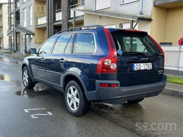 Zils Volvo XC90 2003 Rīga, ar dzinēja tilpumu 2.40 L un nobraukumu 330 tūkst. km par 2200 €, foto 7 vietnē AUTOMOTO.COM.LV