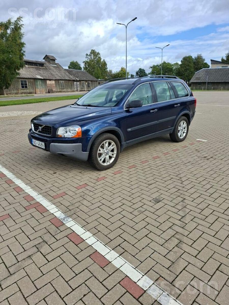 Zils Volvo XC90 2003 Cēsis, ar dzinēja tilpumu 2.40 L un nobraukumu 326 tūkst. km par 3300 €, foto 1 vietnē AUTOMOTO.COM.LV