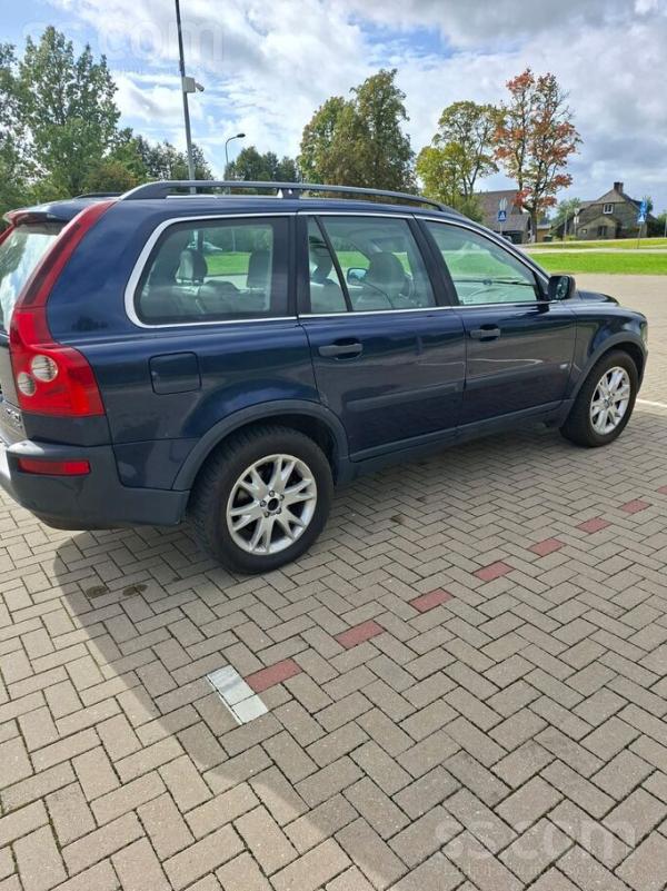 Zils Volvo XC90 2003 Cēsis, ar dzinēja tilpumu 2.40 L un nobraukumu 326 tūkst. km par 3300 €, foto 8 vietnē AUTOMOTO.COM.LV
