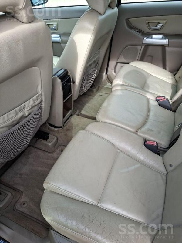 Zils Volvo XC90 2003 Cēsis, ar dzinēja tilpumu 2.40 L un nobraukumu 326 tūkst. km par 3300 €, foto 9 vietnē AUTOMOTO.COM.LV
