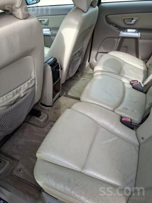 Zils Volvo XC90 2003 Cēsis, ar dzinēja tilpumu 2.40 L un nobraukumu 326 tūkst. km par 3300 €, foto 9 vietnē AUTOMOTO.COM.LV