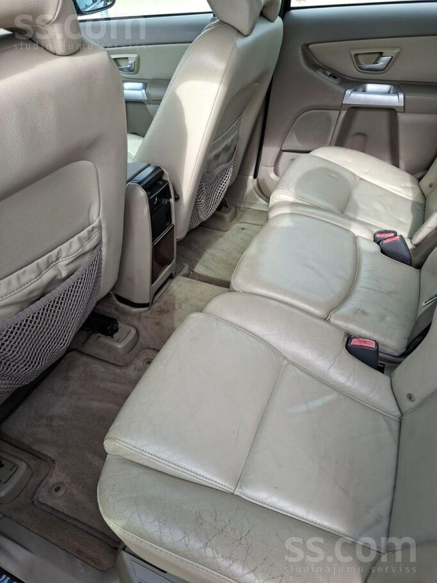 Zils Volvo XC90 2003 Cēsis, ar dzinēja tilpumu 2.40 L un nobraukumu 326 tūkst. km par 3300 €, foto 9 vietnē AUTOMOTO.COM.LV