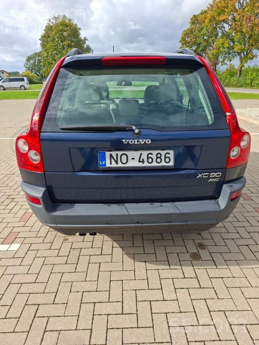 Zils Volvo XC90 2003 Cēsis, ar dzinēja tilpumu 2.40 L un nobraukumu 326 tūkst. km par 3300 €, foto 10 vietnē AUTOMOTO.COM.LV