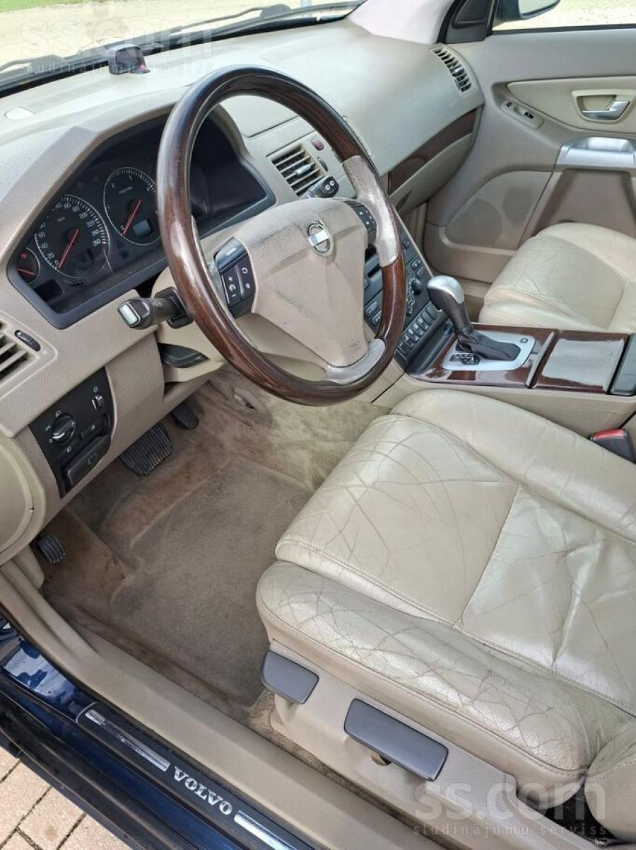 Zils Volvo XC90 2003 Cēsis, ar dzinēja tilpumu 2.40 L un nobraukumu 326 tūkst. km par 3300 €, foto 11 vietnē AUTOMOTO.COM.LV