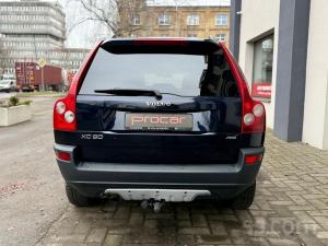 Zils Volvo XC90 2004 Rīga, ar dzinēja tilpumu 2.40 L un nobraukumu 355 tūkst. km par 4950 €, foto 3 vietnē AUTOMOTO.COM.LV