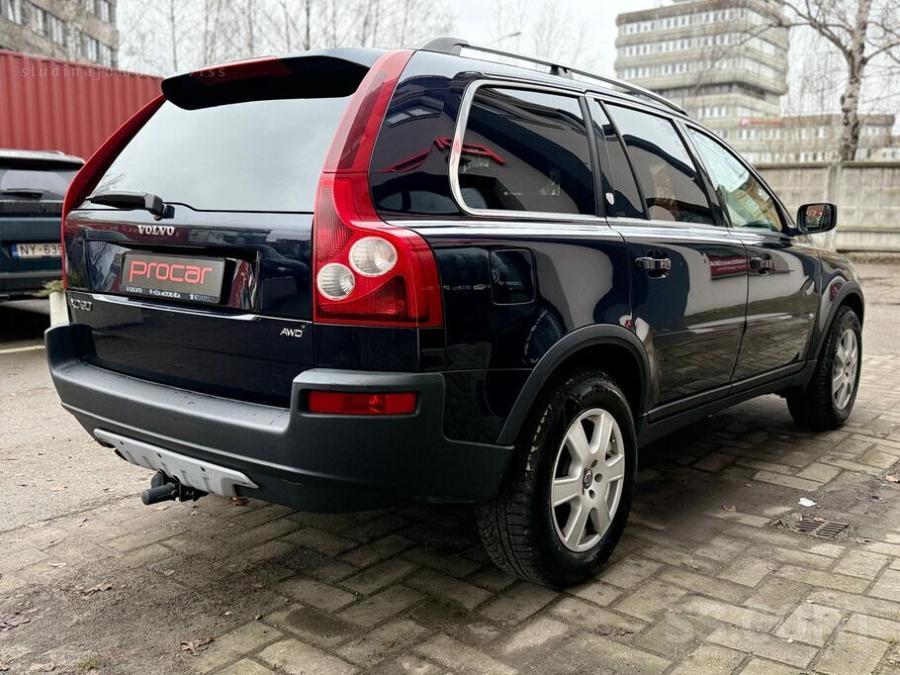 Zils Volvo XC90 2004 Rīga, ar dzinēja tilpumu 2.40 L un nobraukumu 355 tūkst. km par 4950 €, foto 4 vietnē AUTOMOTO.COM.LV