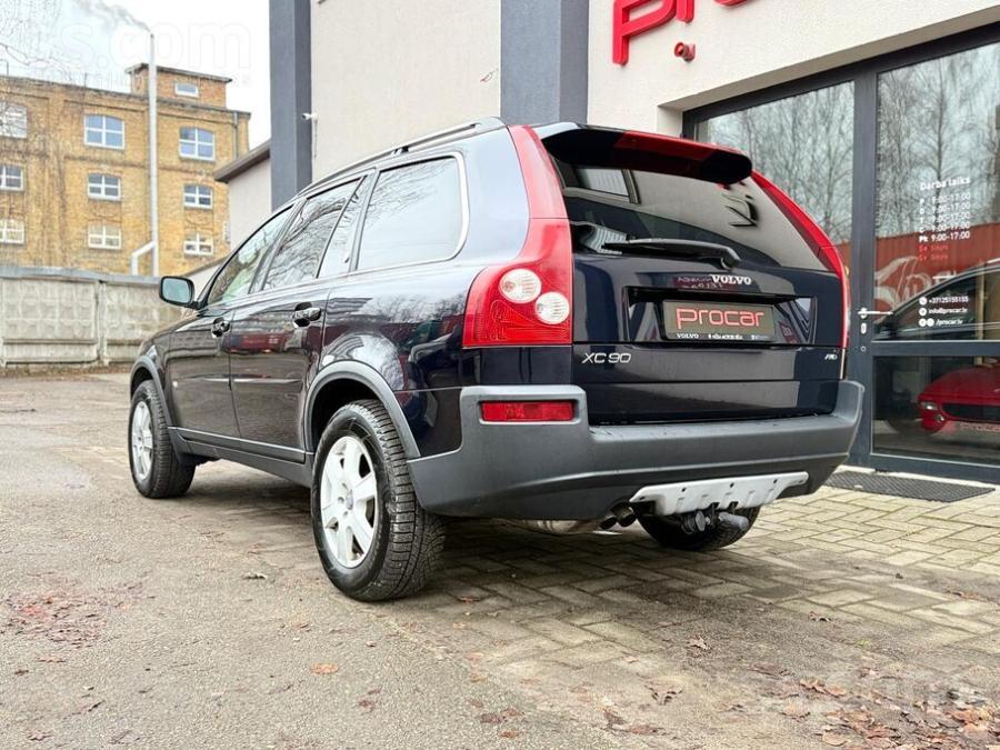 Zils Volvo XC90 2004 Rīga, ar dzinēja tilpumu 2.40 L un nobraukumu 355 tūkst. km par 4950 €, foto 5 vietnē AUTOMOTO.COM.LV