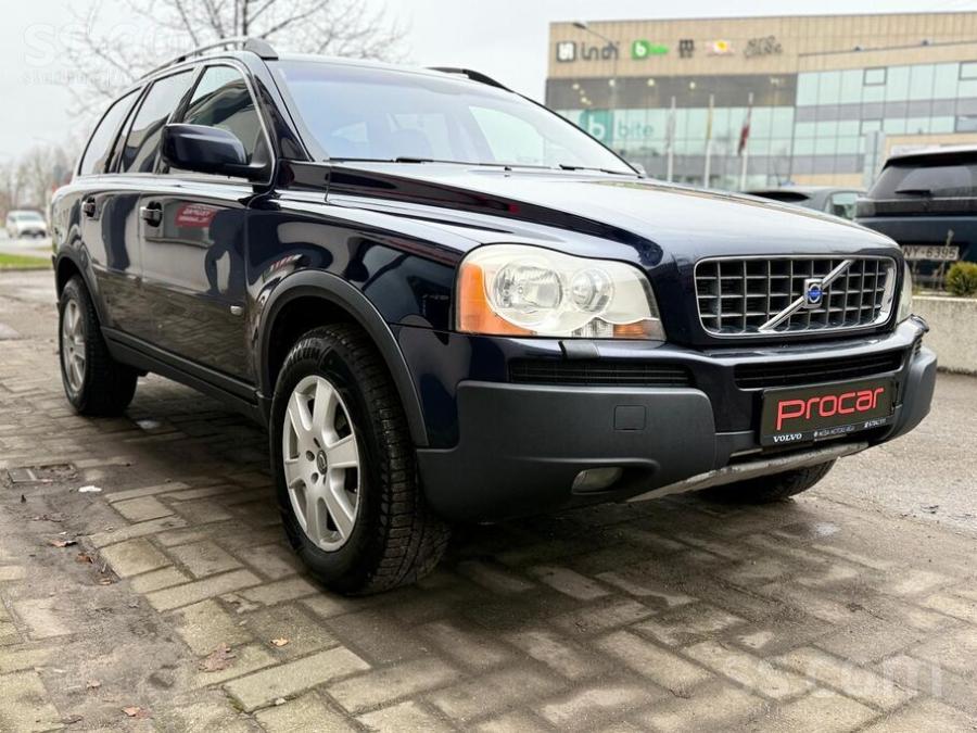 Zils Volvo XC90 2004 Rīga, ar dzinēja tilpumu 2.40 L un nobraukumu 355 tūkst. km par 4950 €, foto 7 vietnē AUTOMOTO.COM.LV