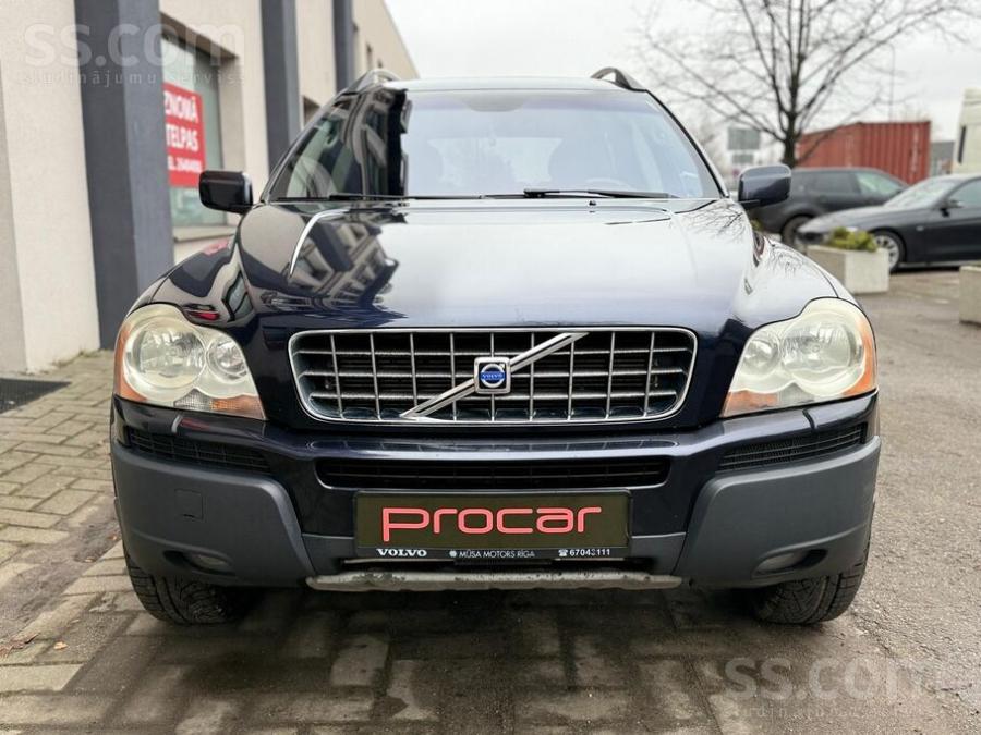 Zils Volvo XC90 2004 Rīga, ar dzinēja tilpumu 2.40 L un nobraukumu 355 tūkst. km par 4950 €, foto 9 vietnē AUTOMOTO.COM.LV