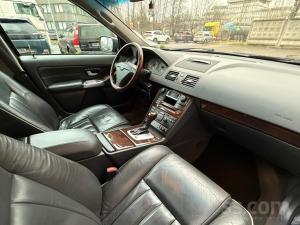 Zils Volvo XC90 2004 Rīga, ar dzinēja tilpumu 2.40 L un nobraukumu 355 tūkst. km par 4950 €, foto 19 vietnē AUTOMOTO.COM.LV