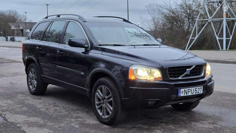Blue Volvo XC90 2004 in Kaunas, with an engine capacity of 2.40 L and mileage of 283 thousand km for 3200 €, photo 2 on AUTOMOTO.COM.LV