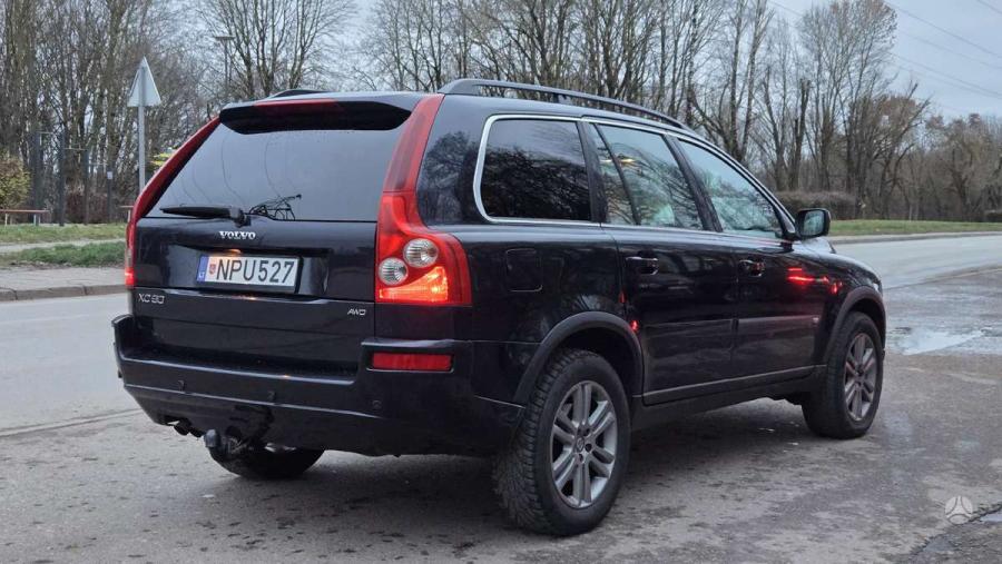Blue Volvo XC90 2004 in Kaunas, with an engine capacity of 2.40 L and mileage of 283 thousand km for 3200 €, photo 3 on AUTOMOTO.COM.LV