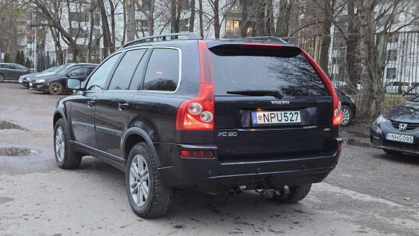 Zils Volvo XC90 2004 Kauņa, ar dzinēja tilpumu 2.40 L un nobraukumu 283 tūkst. km par 3200 €, foto 4 vietnē AUTOMOTO.COM.LV