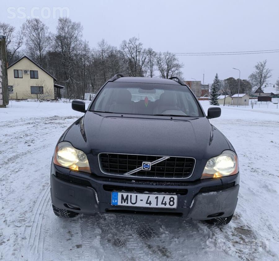 Blue Volvo XC90 2004 in Rezekne, with an engine capacity of 2.40 L and mileage of 420 thousand km for 2500 €, photo 3 on AUTOMOTO.COM.LV