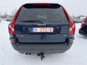 Blue Volvo XC90 2004 in Daugavpils, with an engine capacity of 2.40 L and mileage of 302 thousand km for 4250 €, photo 7 on AUTOMOTO.COM.LV