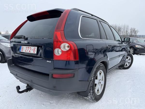 Blue Volvo XC90 2004 in Daugavpils, with an engine capacity of 2.40 L and mileage of 302 thousand km for 4250 €, photo 8 on AUTOMOTO.COM.LV