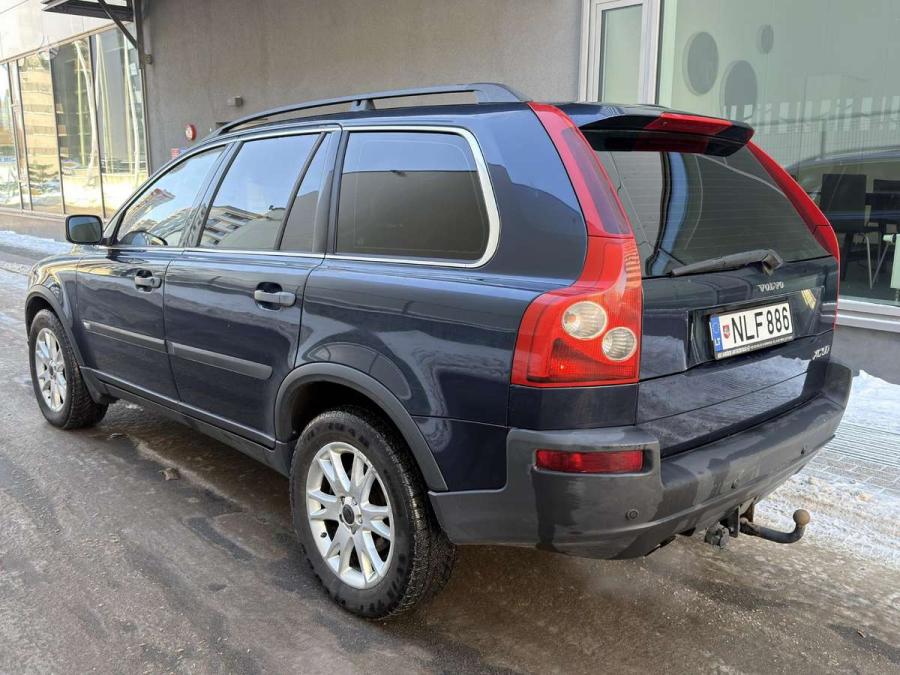 Blue Volvo XC90 2004 in Vilnius, with an engine capacity of 2.40 L and mileage of 518 thousand km for 3450 €, photo 3 on AUTOMOTO.COM.LV