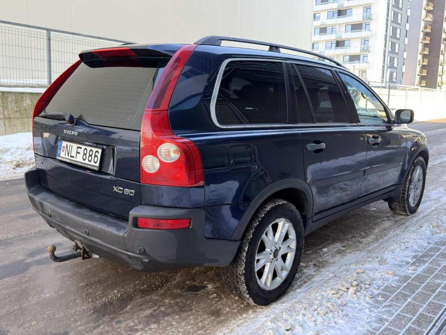 Blue Volvo XC90 2004 in Vilnius, with an engine capacity of 2.40 L and mileage of 518 thousand km for 3450 €, photo 4 on AUTOMOTO.COM.LV