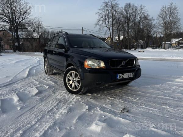 Blue Volvo XC90 2004 in Jurmala, with an engine capacity of 2.40 L and mileage of 298 thousand km for 4000 €, photo 1 on AUTOMOTO.COM.LV