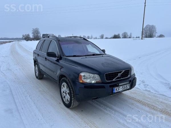 Blue Volvo XC90 2004 in Rezekne, with an engine capacity of 2.40 L and mileage of 402 thousand km for 3800 €, photo 2 on AUTOMOTO.COM.LV