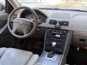 Zils Volvo XC90 2004 Viļņa, ar dzinēja tilpumu 2.40 L un nobraukumu 420 tūkst. km par 3450 €, foto 12 vietnē AUTOMOTO.COM.LV