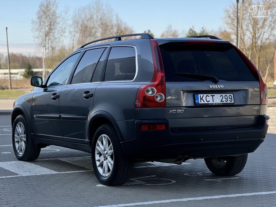 Zils Volvo XC90 2004 Kauņa, ar dzinēja tilpumu 2.40 L un nobraukumu 343 tūkst. km par 2650 €, foto 6 vietnē AUTOMOTO.COM.LV