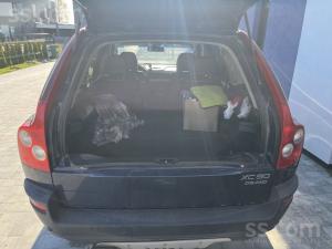 Blue Volvo XC90 2004 in Riga, with an engine capacity of 2.40 L and mileage of 395 thousand km for 2100 €, photo 8 on AUTOMOTO.COM.LV