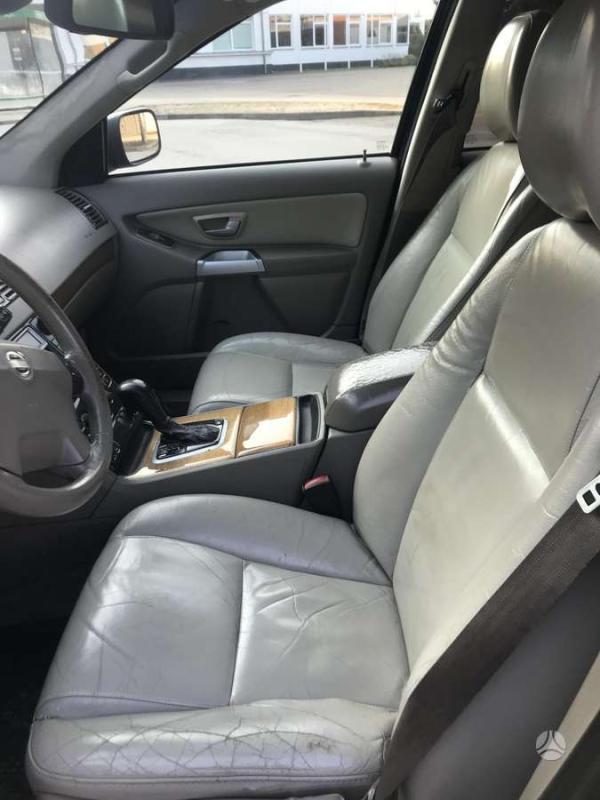 Zils Volvo XC90 2004 Alīta, ar dzinēja tilpumu 2.50 L un nobraukumu 420 tūkst. km par 2900 €, foto 6 vietnē AUTOMOTO.COM.LV