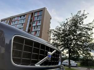 Blue Volvo XC90 2004 in Riga, with an engine capacity of 2.40 L and mileage of 346 thousand km for 3690 €, photo 4 on AUTOMOTO.COM.LV