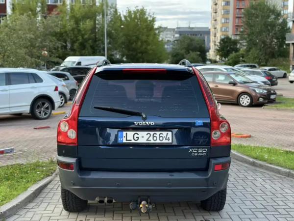 Blue Volvo XC90 2004 in Riga, with an engine capacity of 2.40 L and mileage of 346 thousand km for 3690 €, photo 6 on AUTOMOTO.COM.LV