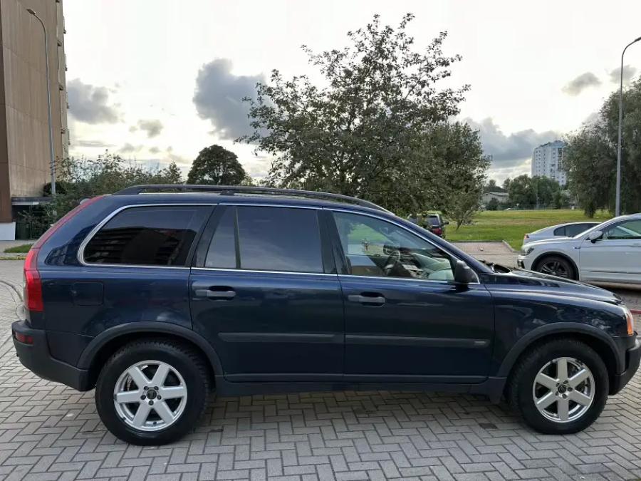 Blue Volvo XC90 2004 in Riga, with an engine capacity of 2.40 L and mileage of 346 thousand km for 3690 €, photo 11 on AUTOMOTO.COM.LV