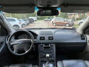 Blue Volvo XC90 2004 in Riga, with an engine capacity of 2.40 L and mileage of 346 thousand km for 3690 €, photo 20 on AUTOMOTO.COM.LV
