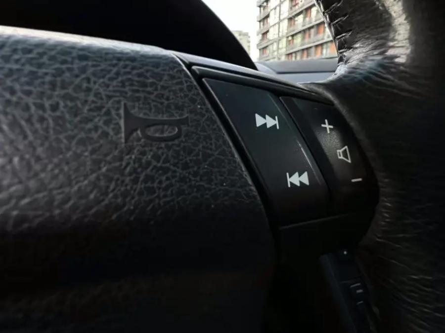 Blue Volvo XC90 2004 in Riga, with an engine capacity of 2.40 L and mileage of 346 thousand km for 3690 €, photo 24 on AUTOMOTO.COM.LV