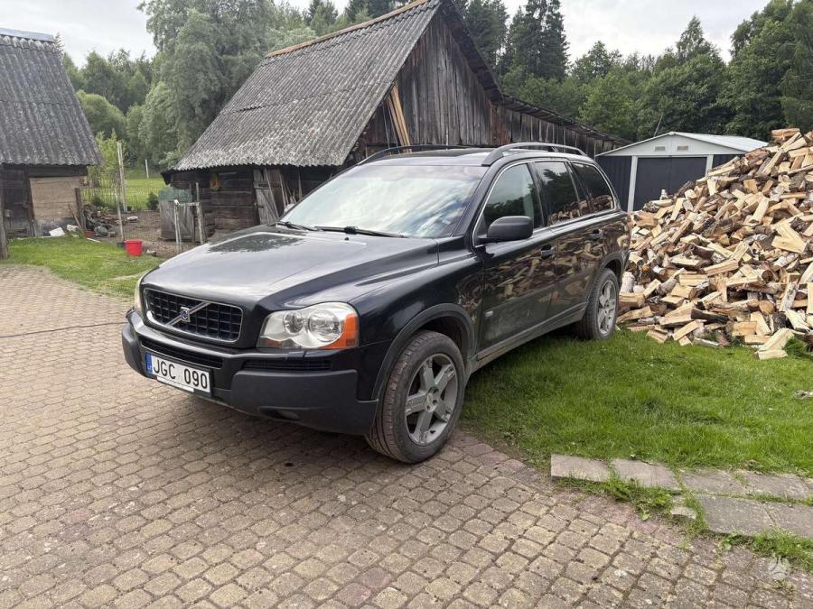 Zils Volvo XC90 2004 Kauņa, ar dzinēja tilpumu 2.40 L un nobraukumu 400 tūkst. km par 2300 €, foto 1 vietnē AUTOMOTO.COM.LV