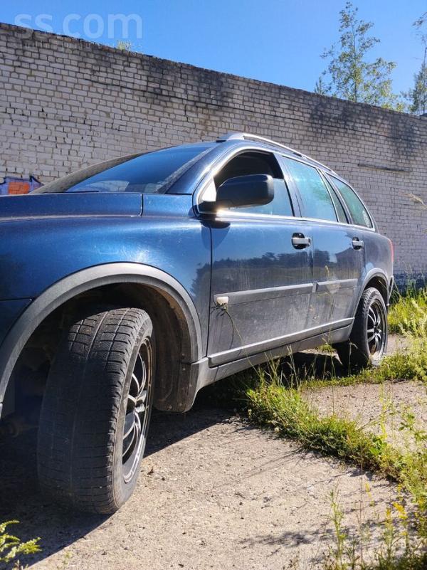 Zils Volvo XC90 2004 Madona, ar dzinēja tilpumu 2.40 L un nobraukumu 398 tūkst. km par 2300 €, foto 2 vietnē AUTOMOTO.COM.LV