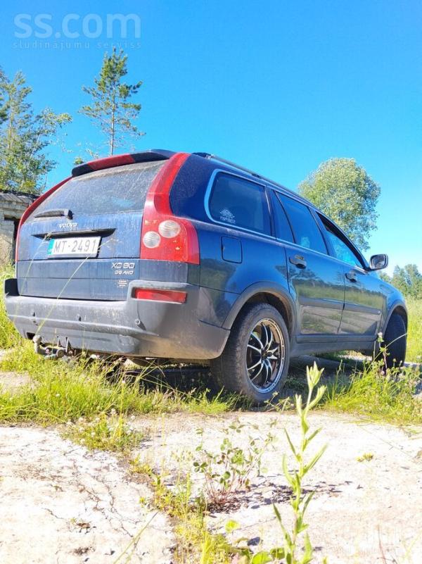 Zils Volvo XC90 2004 Madona, ar dzinēja tilpumu 2.40 L un nobraukumu 398 tūkst. km par 2300 €, foto 5 vietnē AUTOMOTO.COM.LV