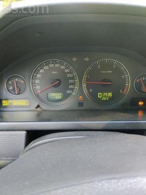 Zils Volvo XC90 2004 Madona, ar dzinēja tilpumu 2.40 L un nobraukumu 398 tūkst. km par 2300 €, foto 10 vietnē AUTOMOTO.COM.LV