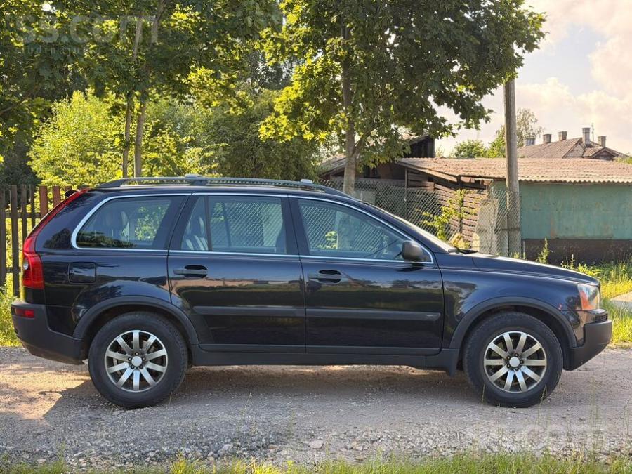 Zils Volvo XC90 2004 Rīga, ar dzinēja tilpumu 2.40 L un nobraukumu 312 tūkst. km par 4100 €, foto 6 vietnē AUTOMOTO.COM.LV