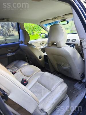 Blue Volvo XC90 2004 in Tukums, with an engine capacity of 2.40 L and mileage of 620 thousand km for 1100 €, photo 3 on AUTOMOTO.COM.LV