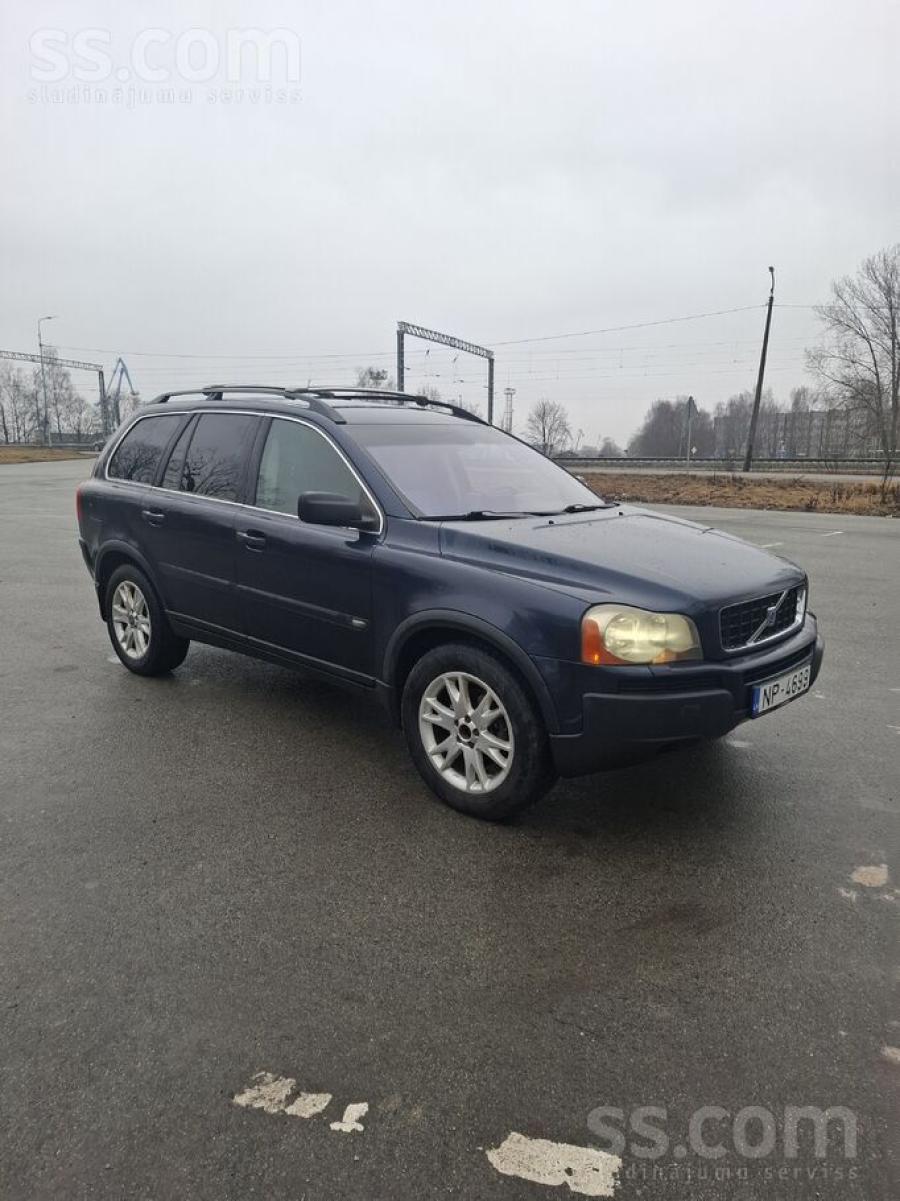 Blue Volvo XC90 2004 in Riga, with an engine capacity of 2.40 L and mileage of 440 thousand km for 3200 €, photo 3 on AUTOMOTO.COM.LV
