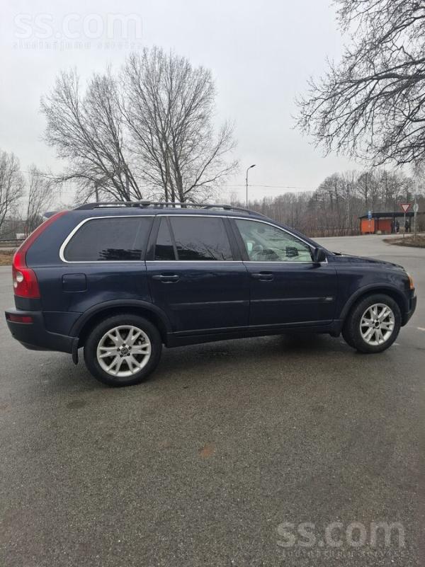 Zils Volvo XC90 2004 Rīga, ar dzinēja tilpumu 2.40 L un nobraukumu 440 tūkst. km par 3200 €, foto 3 vietnē AUTOMOTO.COM.LV