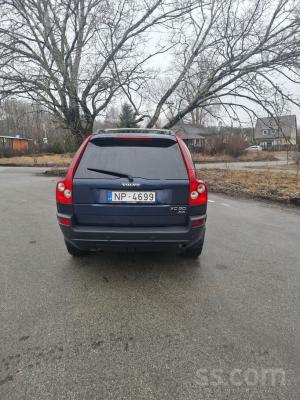 Blue Volvo XC90 2004 in Riga, with an engine capacity of 2.40 L and mileage of 440 thousand km for 3200 €, photo 6 on AUTOMOTO.COM.LV