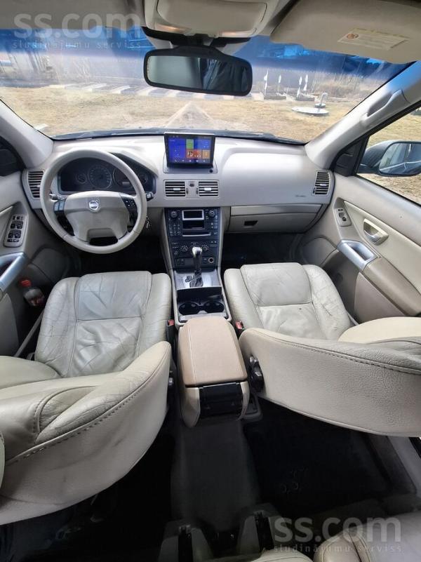 Zils Volvo XC90 2004 Rīga, ar dzinēja tilpumu 2.40 L un nobraukumu 440 tūkst. km par 3200 €, foto 6 vietnē AUTOMOTO.COM.LV