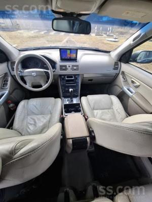 Blue Volvo XC90 2004 in Riga, with an engine capacity of 2.40 L and mileage of 440 thousand km for 3200 €, photo 7 on AUTOMOTO.COM.LV