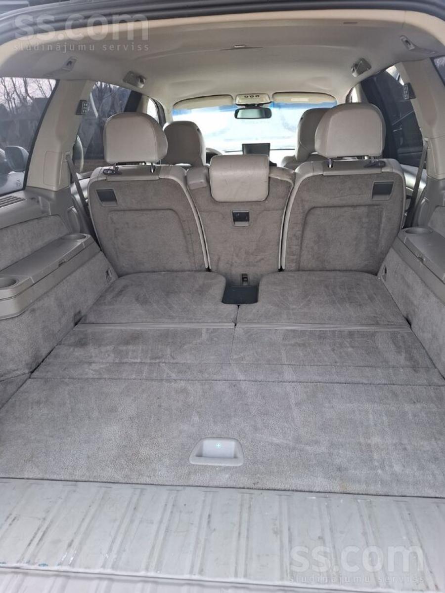 Blue Volvo XC90 2004 in Riga, with an engine capacity of 2.40 L and mileage of 440 thousand km for 3200 €, photo 12 on AUTOMOTO.COM.LV