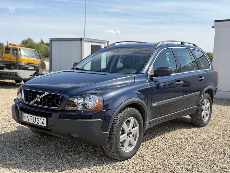 Blue Volvo XC90 2004 in Siauliai, with an engine capacity of 2.40 L and mileage of 239 thousand km for 3000 €, photo 1 on AUTOMOTO.COM.LV