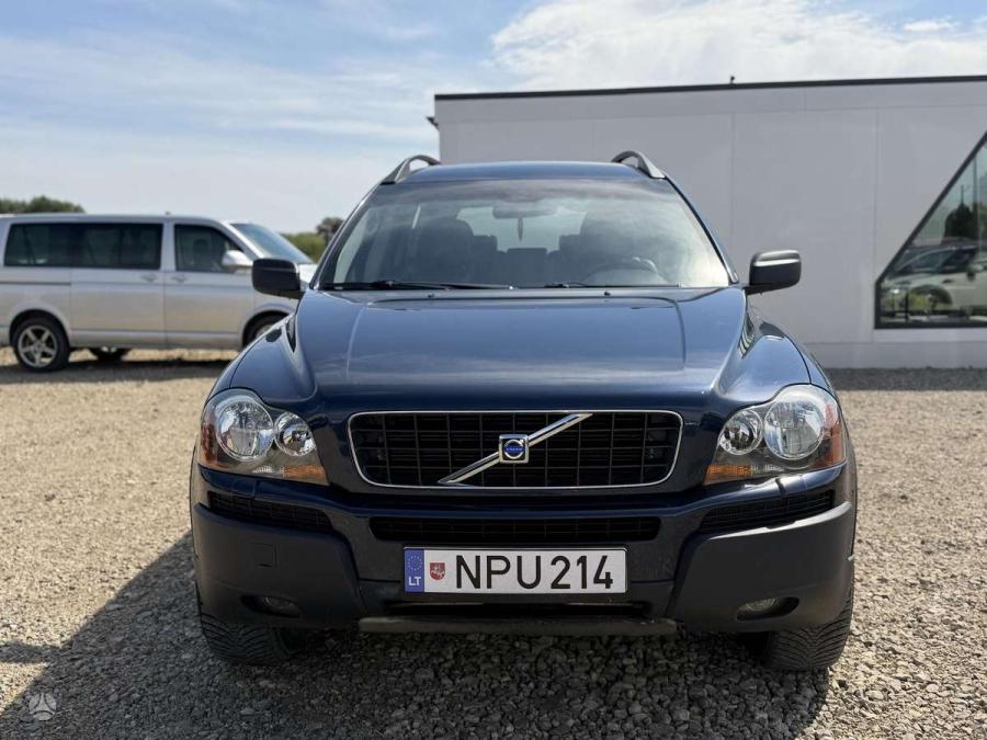 Blue Volvo XC90 2004 in Siauliai, with an engine capacity of 2.40 L and mileage of 239 thousand km for 3000 €, photo 3 on AUTOMOTO.COM.LV