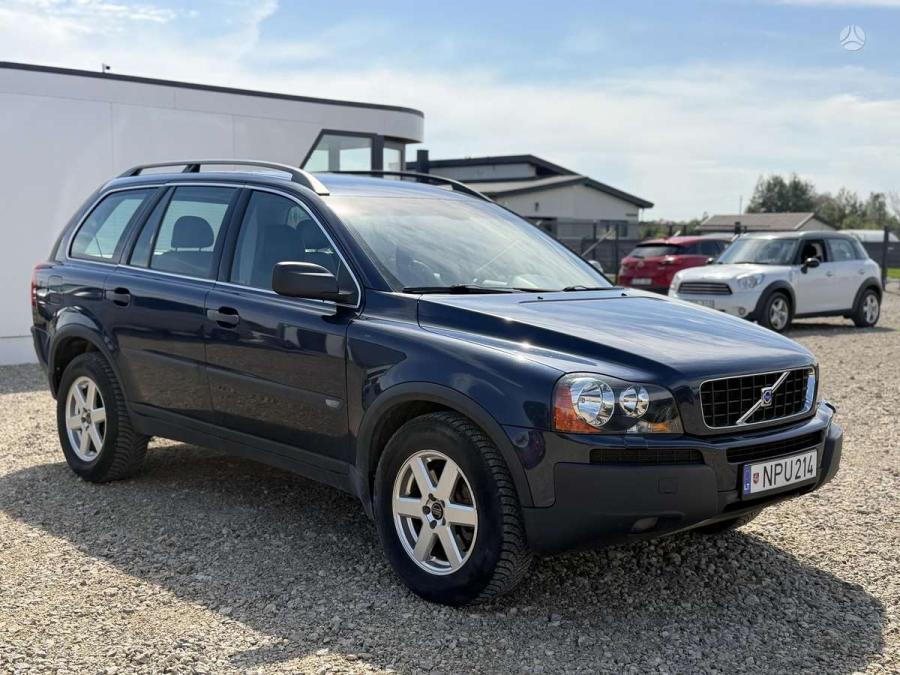 Blue Volvo XC90 2004 in Siauliai, with an engine capacity of 2.40 L and mileage of 239 thousand km for 3000 €, photo 4 on AUTOMOTO.COM.LV