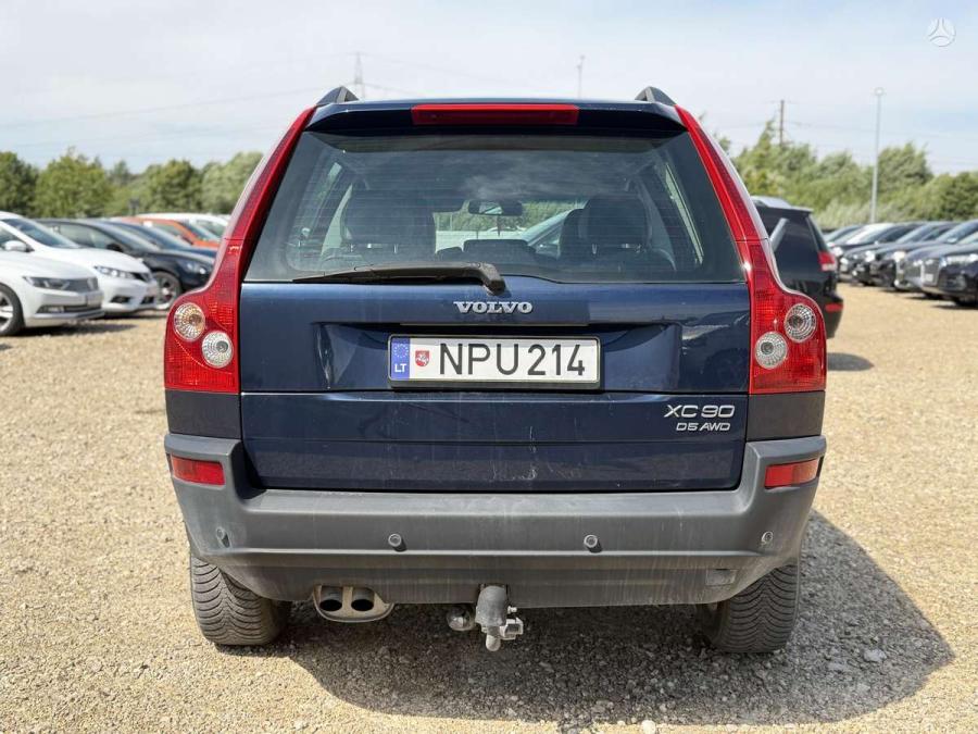 Blue Volvo XC90 2004 in Siauliai, with an engine capacity of 2.40 L and mileage of 239 thousand km for 3000 €, photo 7 on AUTOMOTO.COM.LV